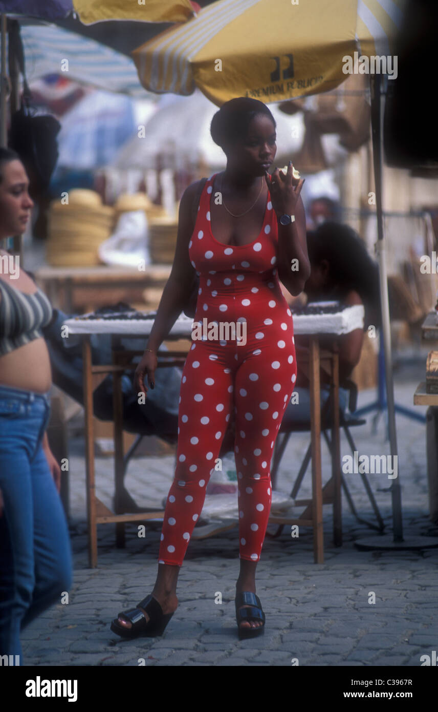 Cuba. Woman in Havanna Stock Photo - Alamy