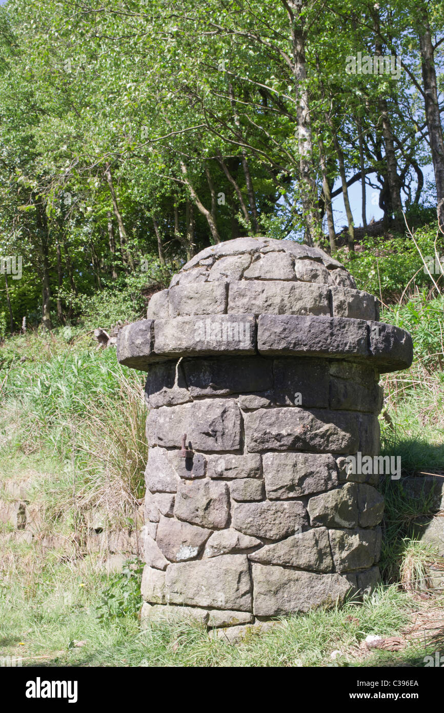Stone gate post hi-res stock photography and images - Alamy