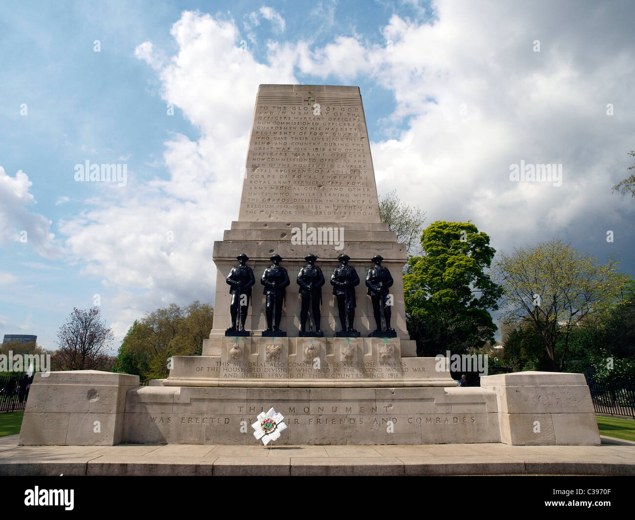 Five foot guards regiments hi-res stock photography and images - Alamy