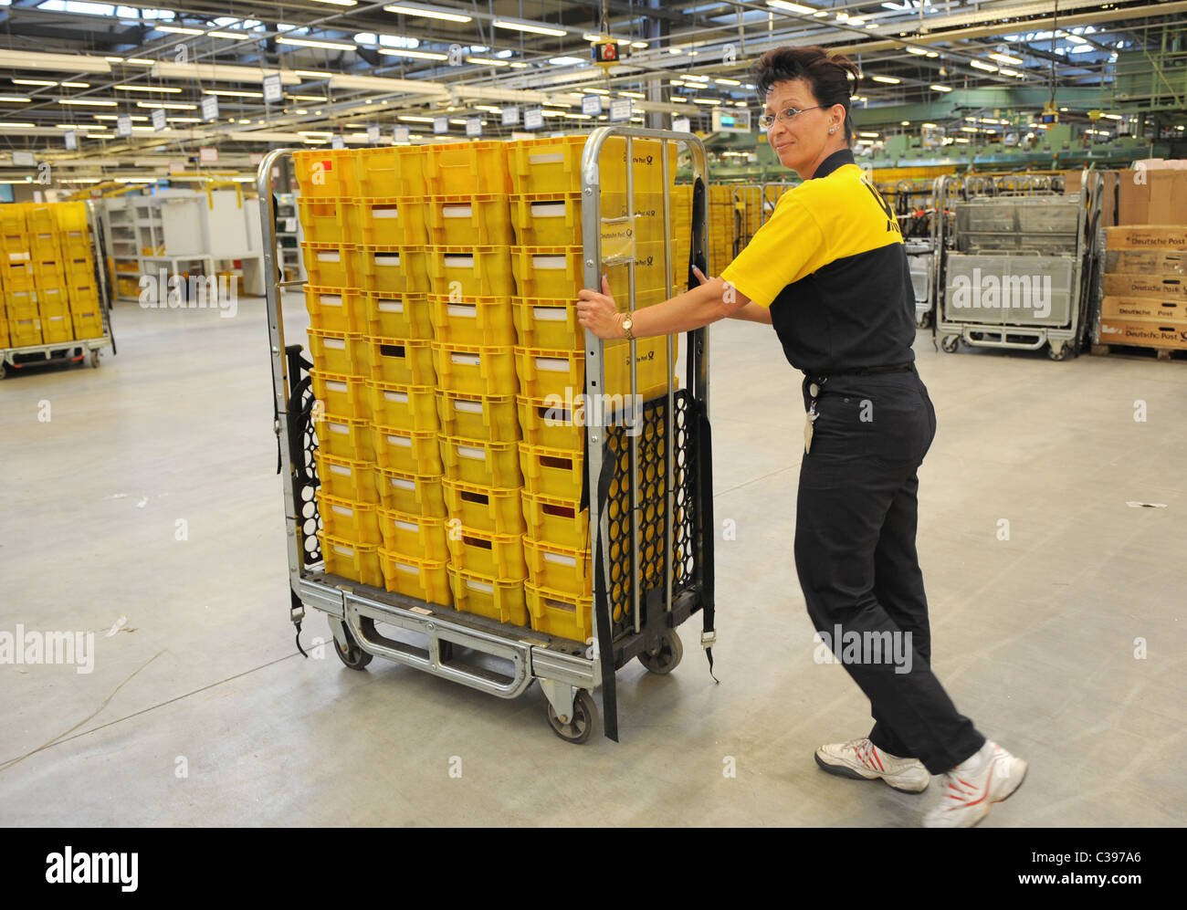 Employee trolley in postal sorting hi-res stock photography and images ...