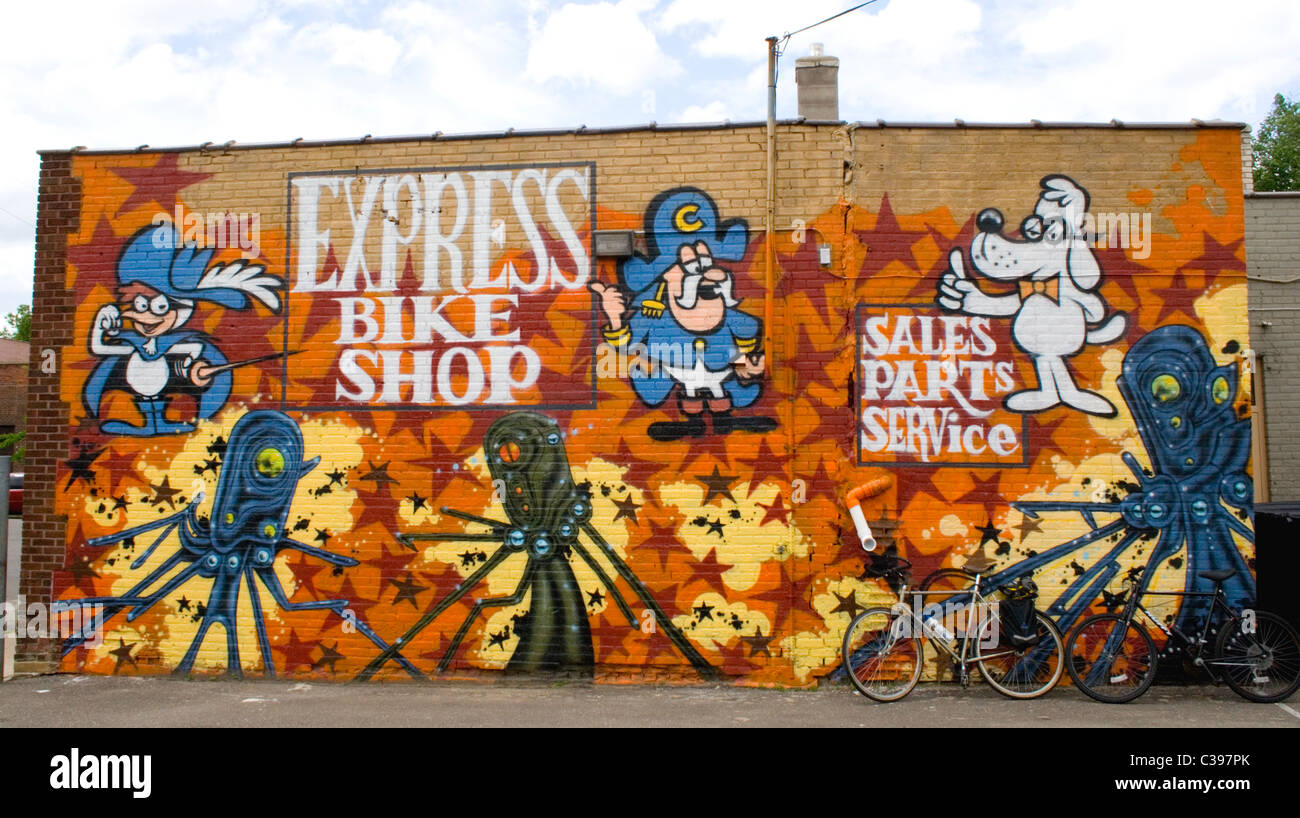 Outdoor mural advertising hi-res stock photography and images - Alamy