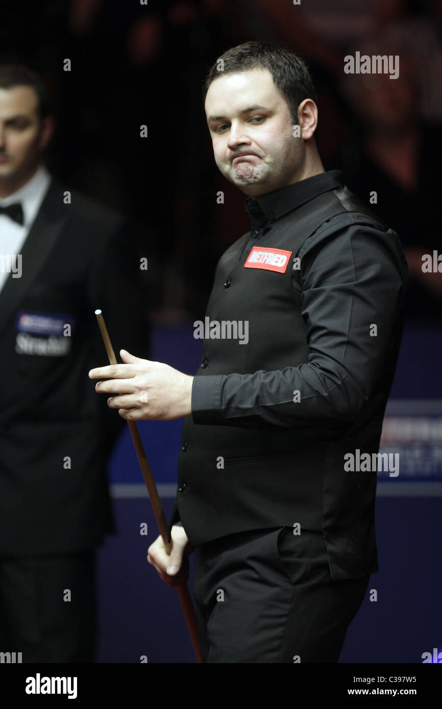 STEPHEN MCGUIRE WORLD SNOOKER CHAMPIONSHIP THE CRUCIBLE SHEFFIELD ENGLAND 18 April 2011 Stock ...