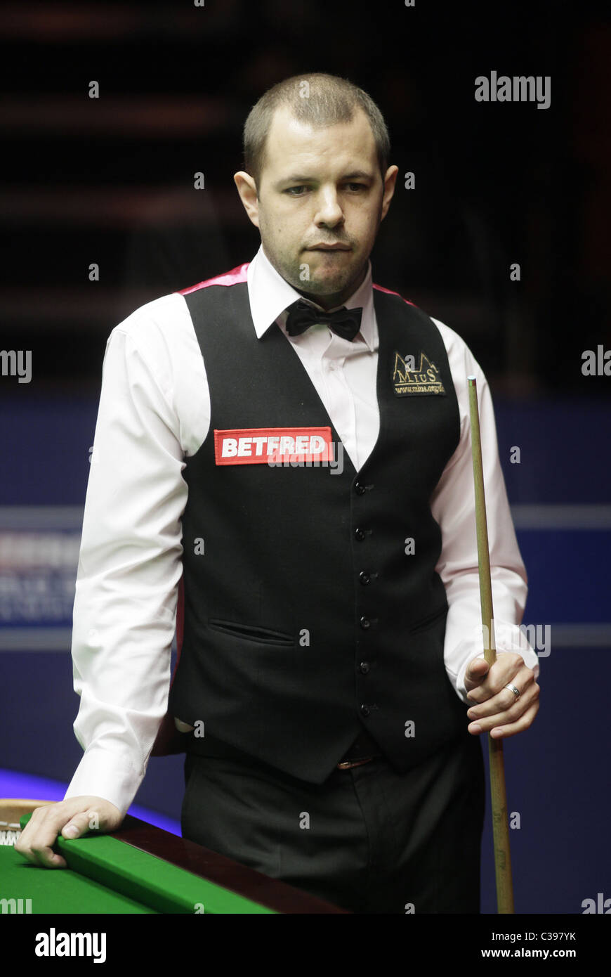 BARRY HAWKINS WORLD SNOOKER CHAMPIONSHIP THE CRUCIBLE SHEFFIELD ENGLAND ...