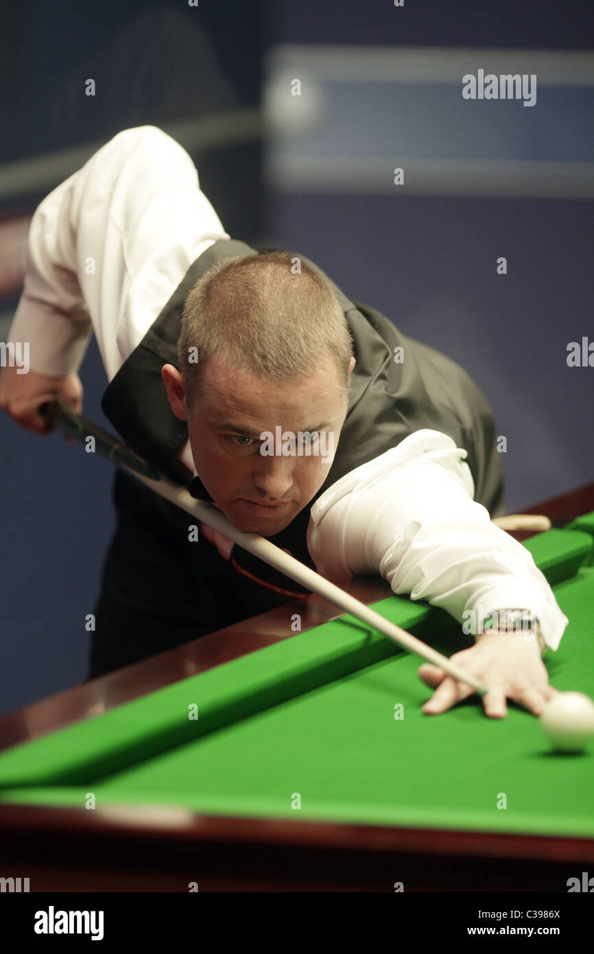 STEPHEN HENDRY WORLD SNOOKER CHAMPIONSHIP THE CRUCIBLE SHEFFIELD ...