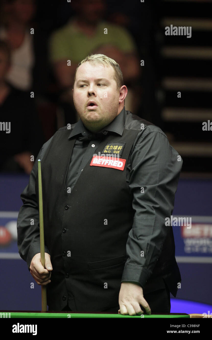 STEPHEN LEE WORLD SNOOKER CHAMPIONSHIP THE CRUCIBLE SHEFFIELD ENGLAND ...