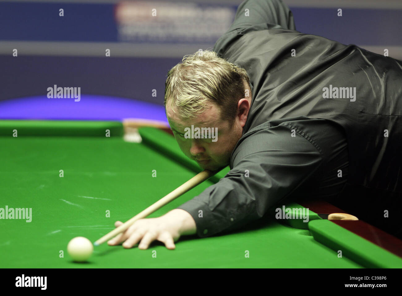 STEPHEN LEE WORLD SNOOKER CHAMPIONSHIP THE CRUCIBLE SHEFFIELD ENGLAND ...