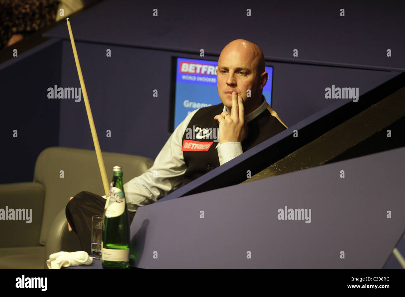 MARK KING WORLD SNOOKER CHAMPIONSHIP THE CRUCIBLE SHEFFIELD ENGLAND 20 ...