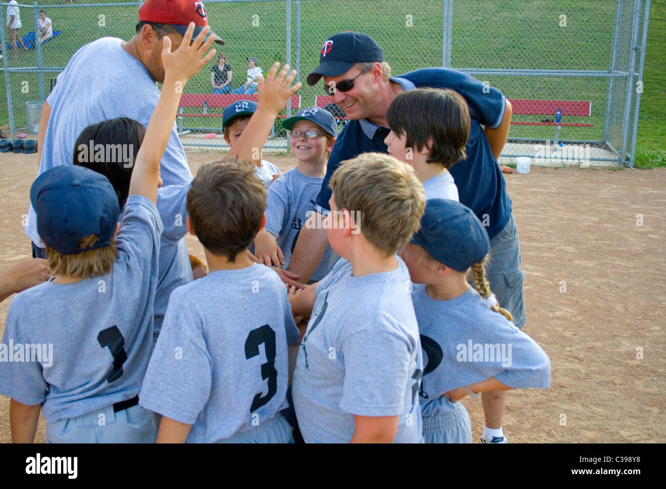 High fives sports hi-res stock photography and images - Alamy