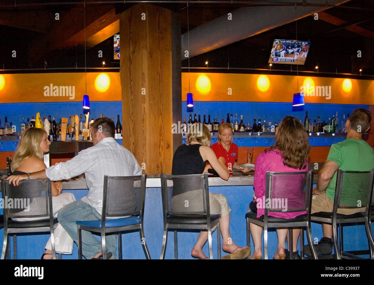 Patrons drinks hi-res stock photography and images - Alamy