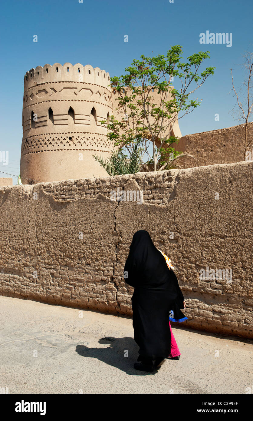 Iranian street scene hi-res stock photography and images - Alamy