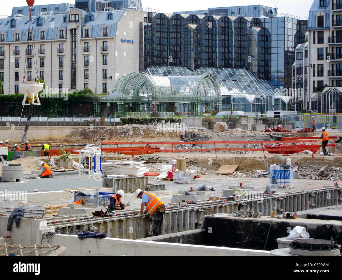 Paris, France, Construction Site, "Les Halles Shop-ping Center", Men ...