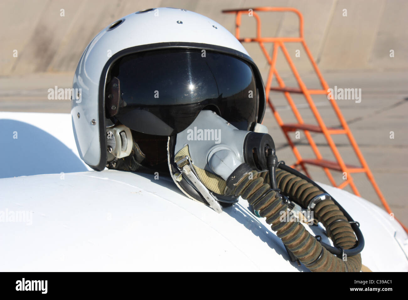 Plane oxygen mask hi-res stock photography and images - Alamy