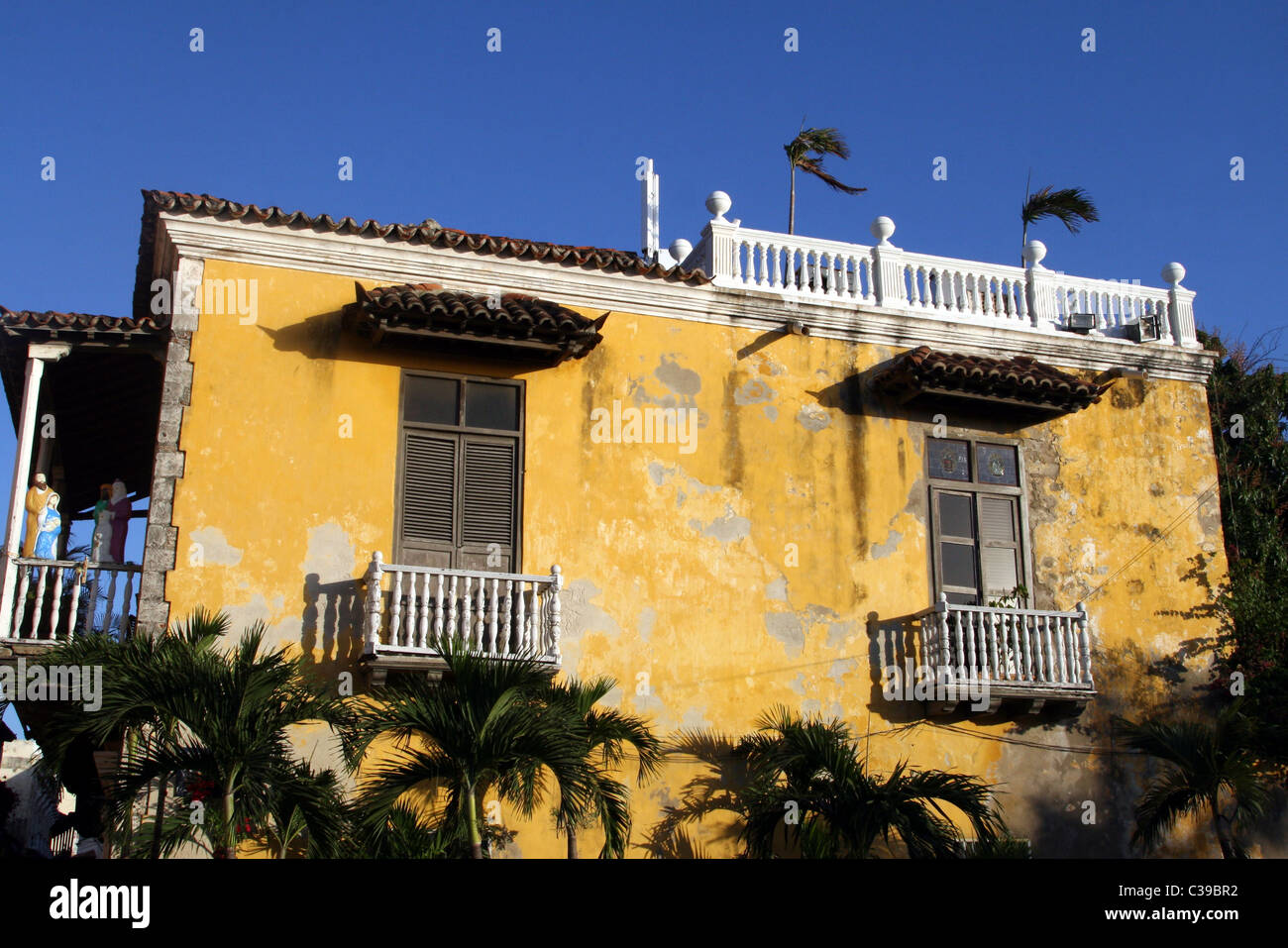 Colonial architecture inside the walled city. Cartagena, Bolivar ...