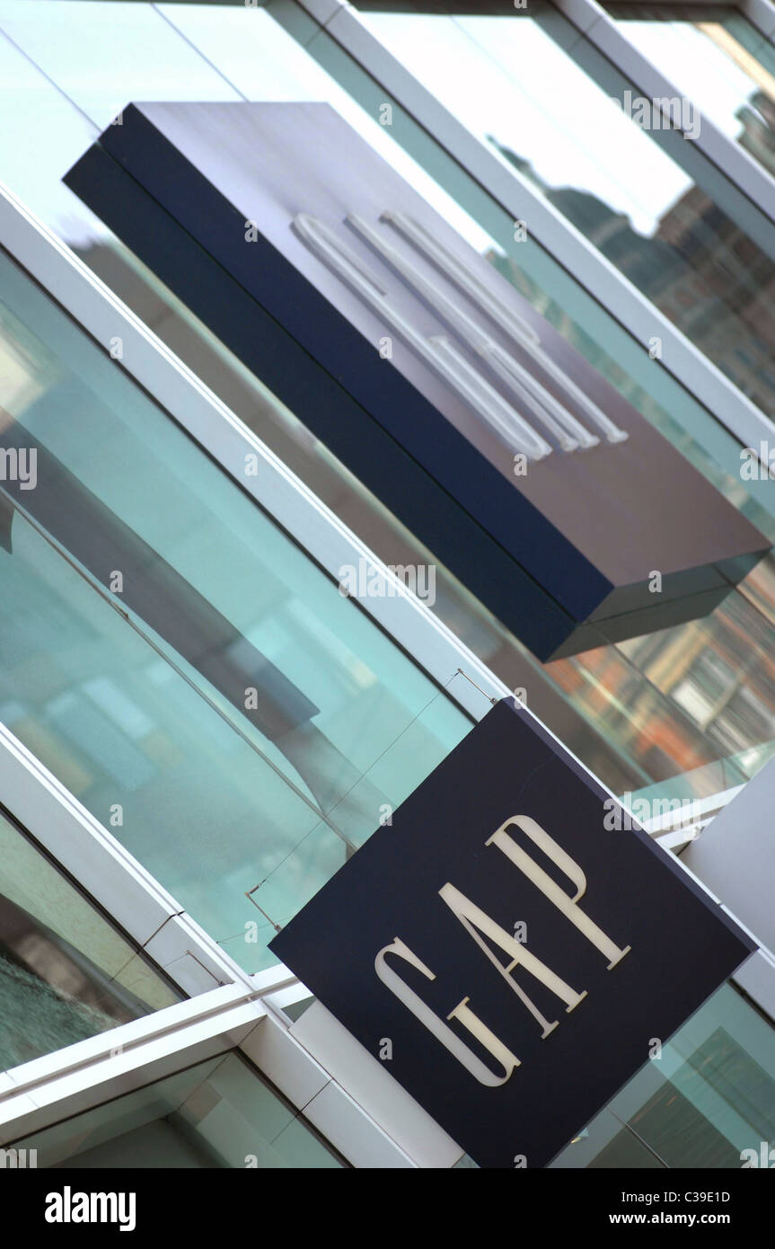 EXterior of a GAP sotre in London Stock Photo - Alamy