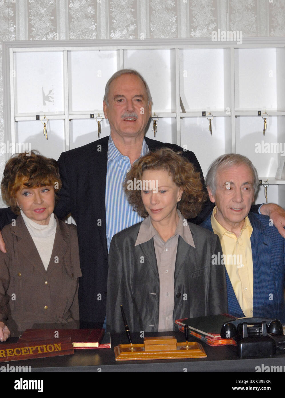 Connie booth john cleese sachs hi-res stock photography and images - Alamy