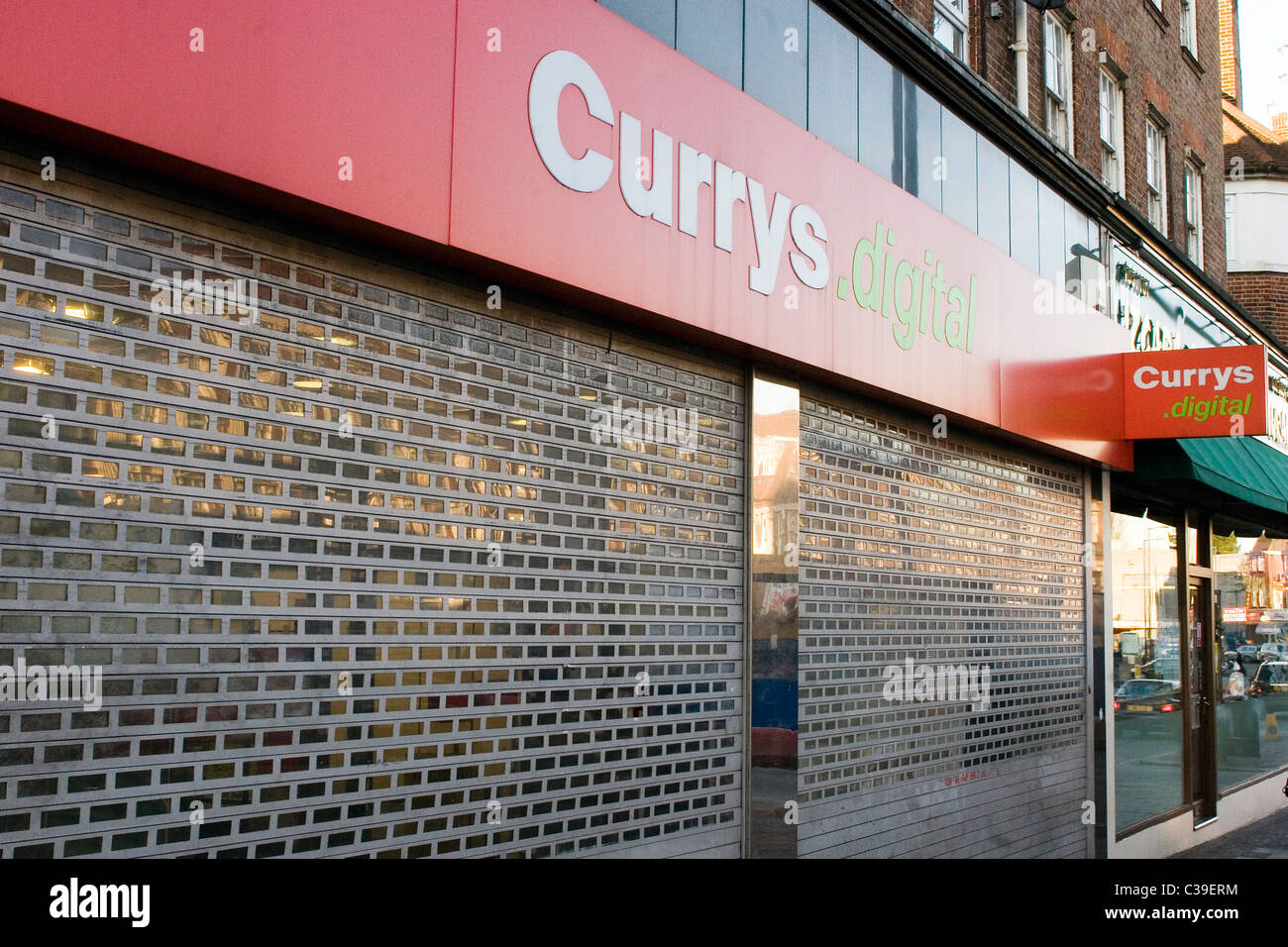 A Closed Currys.digital store in North London. 7/1/09 Stock Photo - Alamy