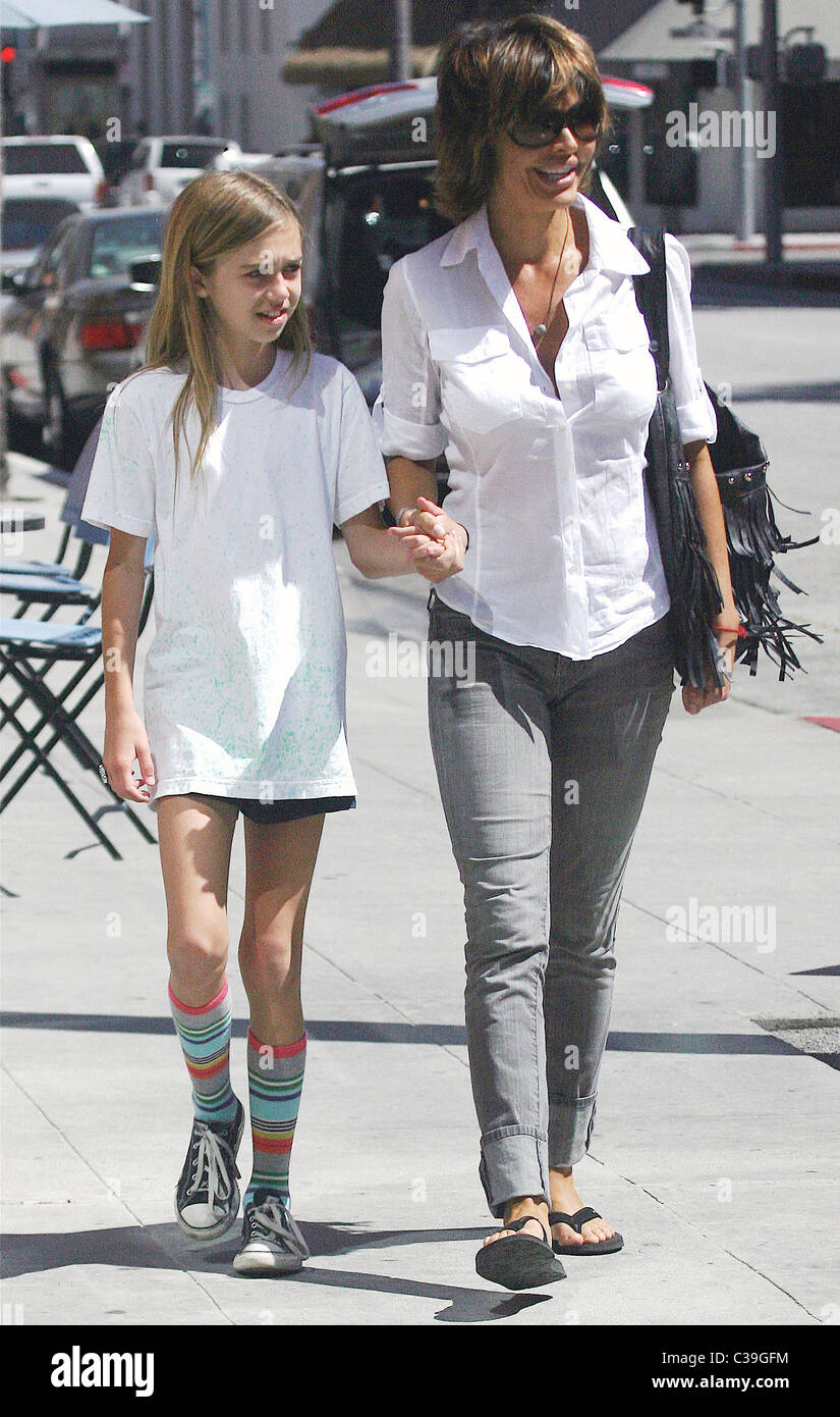Lisa Rinna and daughter Amelia Gray Hamlin leaving a medical building ...