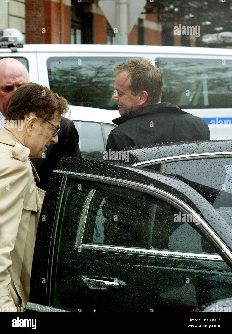 Kiefer Sutherland arriving at the New York City Police Department 1st ...
