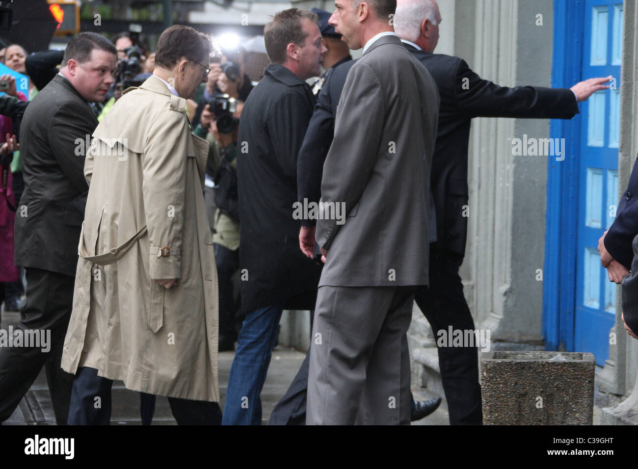 Kiefer Sutherland arriving at the New York City Police Department 1st ...