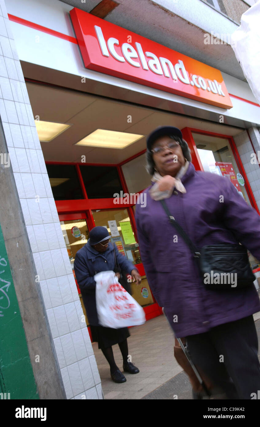 Picture shows:the exterior of an Iceland store Stock Photo - Alamy