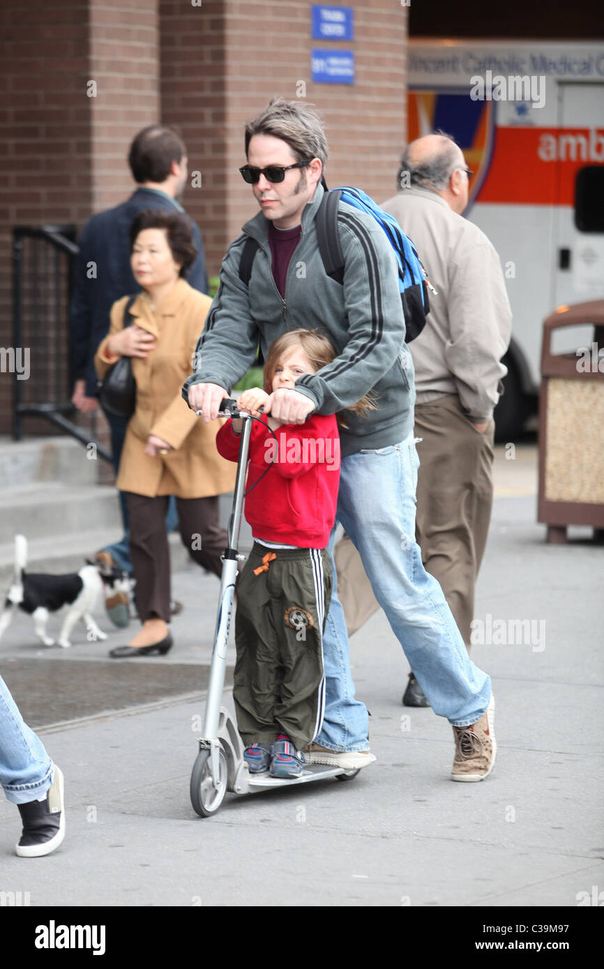 Facial hair matthew broderick and son 110509 hi-res stock photography ...
