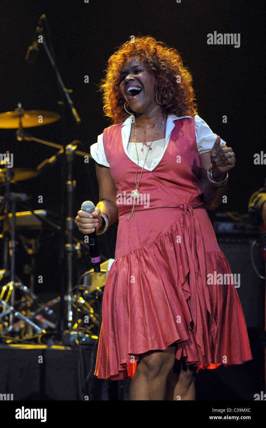 Mary mary 110509 fashion hi-res stock photography and images - Alamy