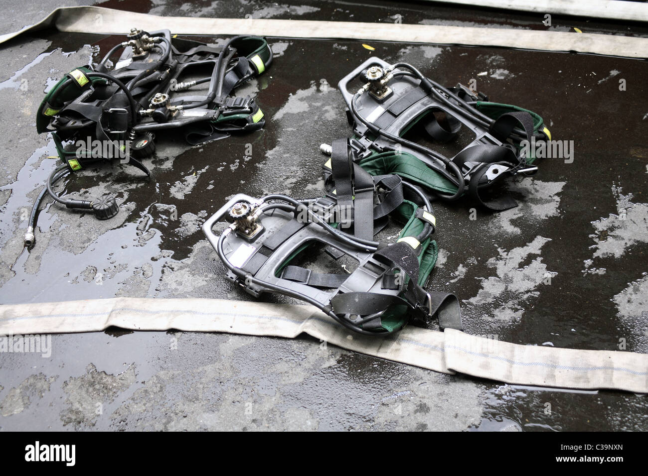Oxygen cylinder hi-res stock photography and images - Alamy