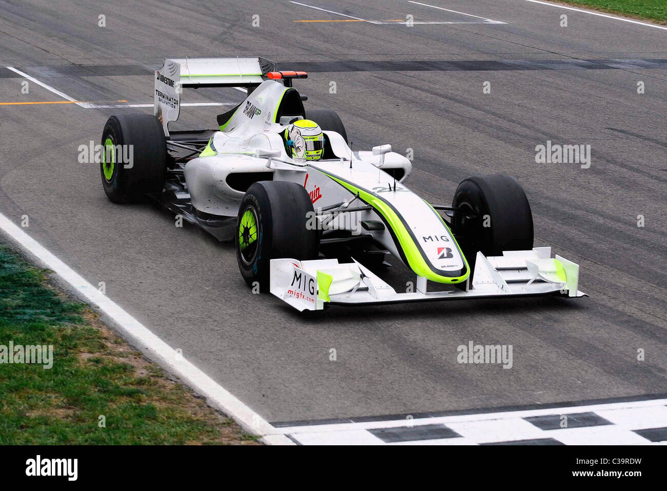 Jenson Button racing in his Brawn GP 2009 Formula One (F1) Spanish ...