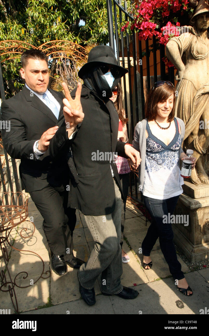 Michael Jackson seen shopping at an antiques store wearing a surgical ...