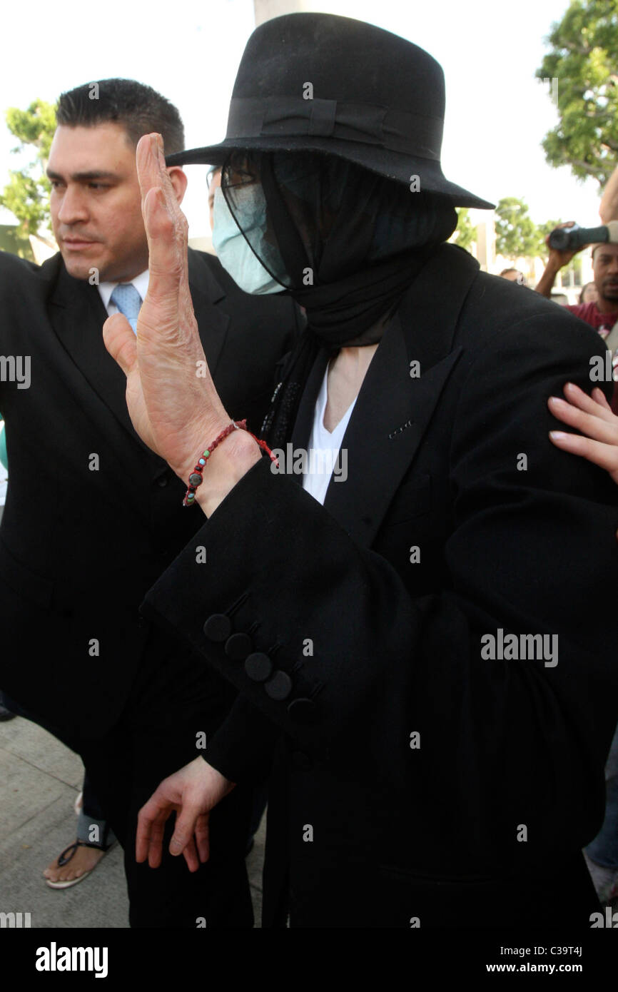 Michael jackson seen shopping antiques hi-res stock photography and ...