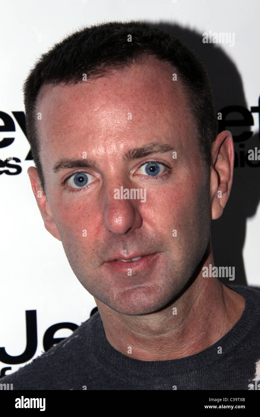 Silent auction items hi-res stock photography and images - Alamy