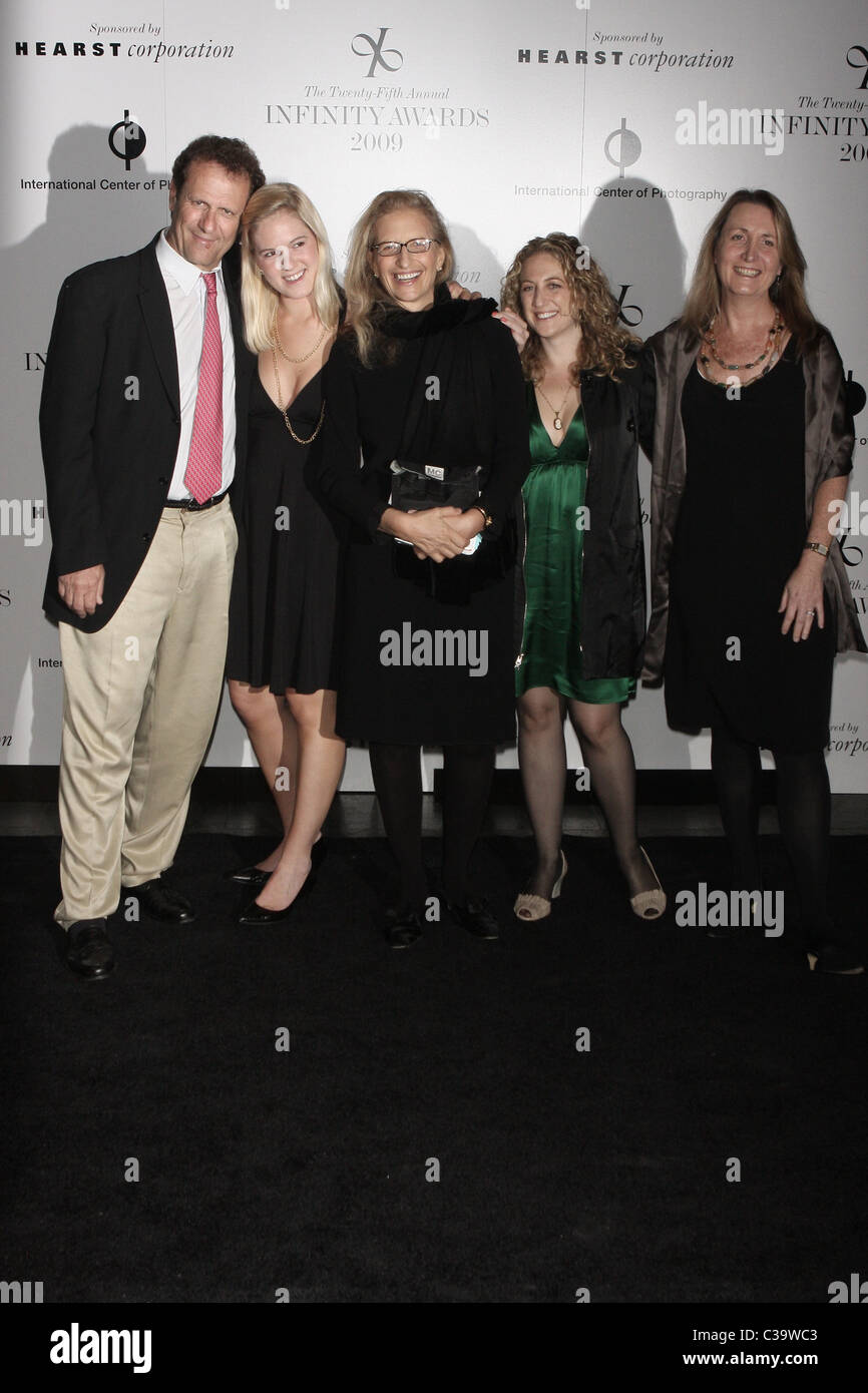 Annie leibovitz family hi-res stock photography and images - Alamy