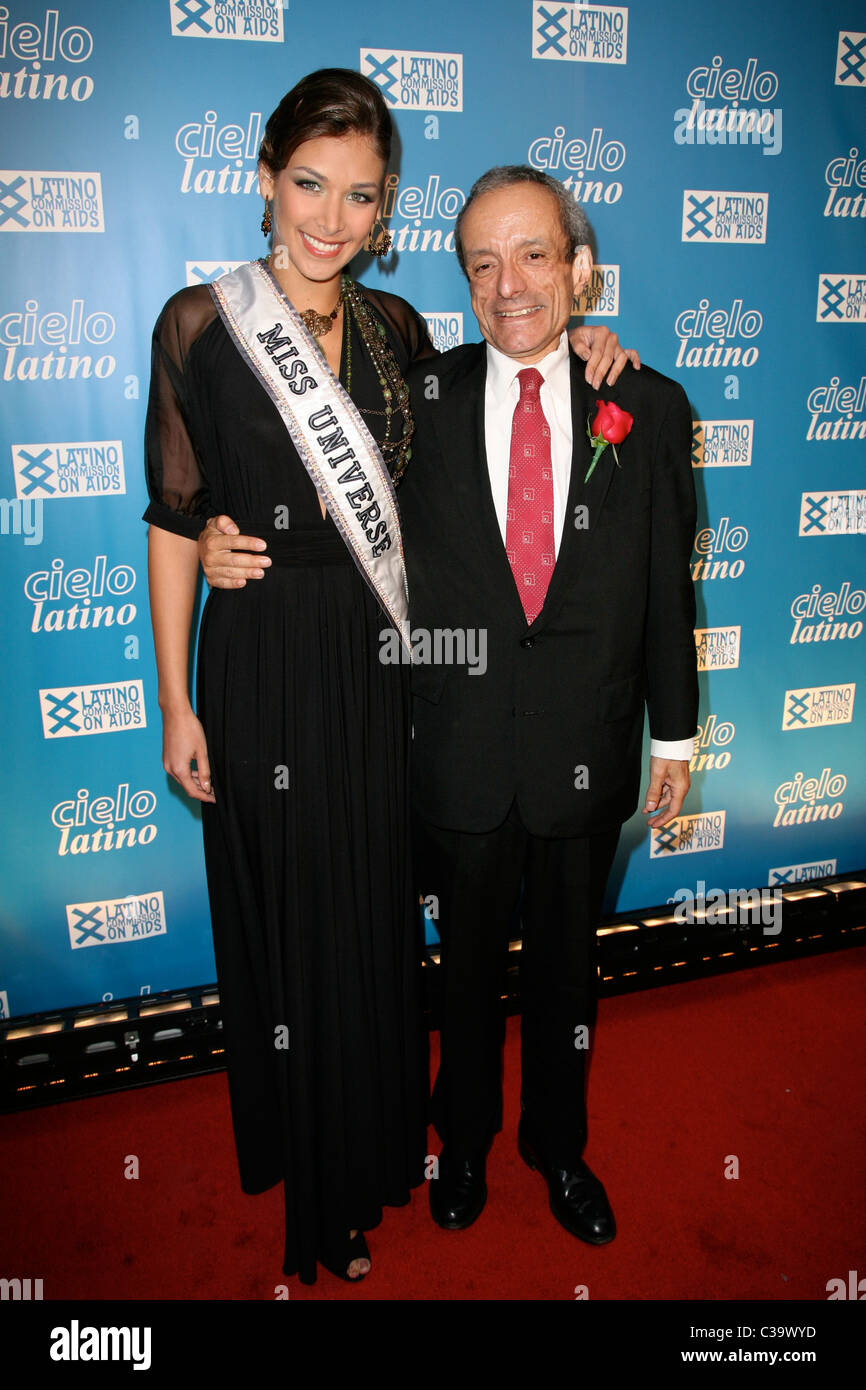 Miss Universe Dayana Mendoza and Dennis deLeon, President of the Latino ...