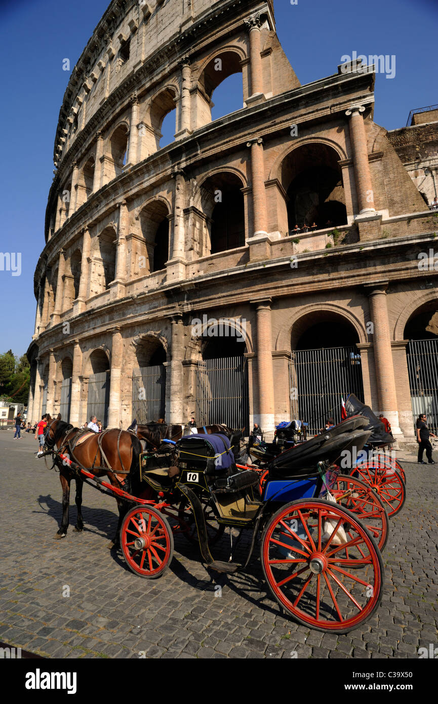 Roman horse carriage hi-res stock photography and images - Alamy