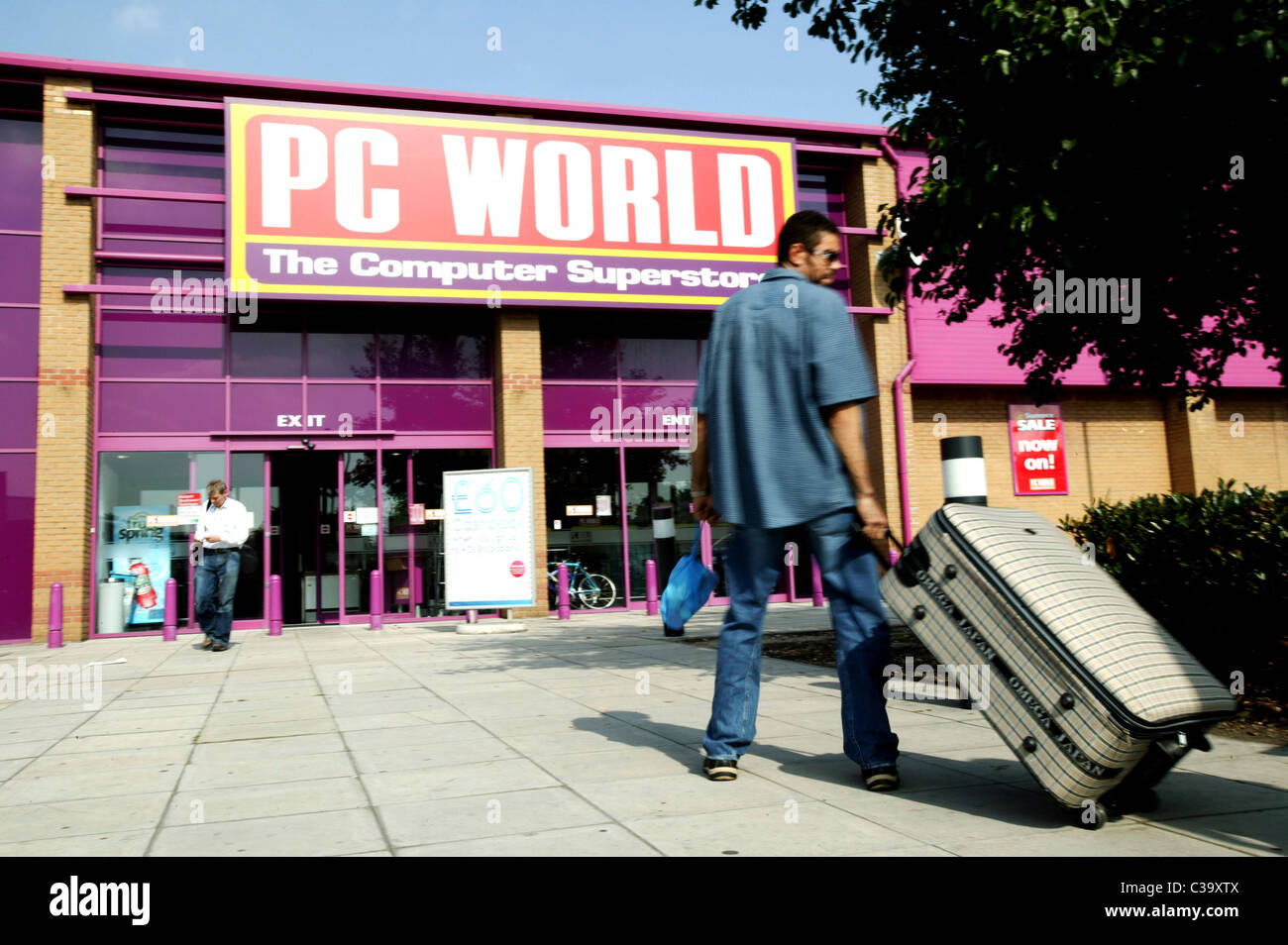 Currys pc world london hi-res stock photography and images - Alamy