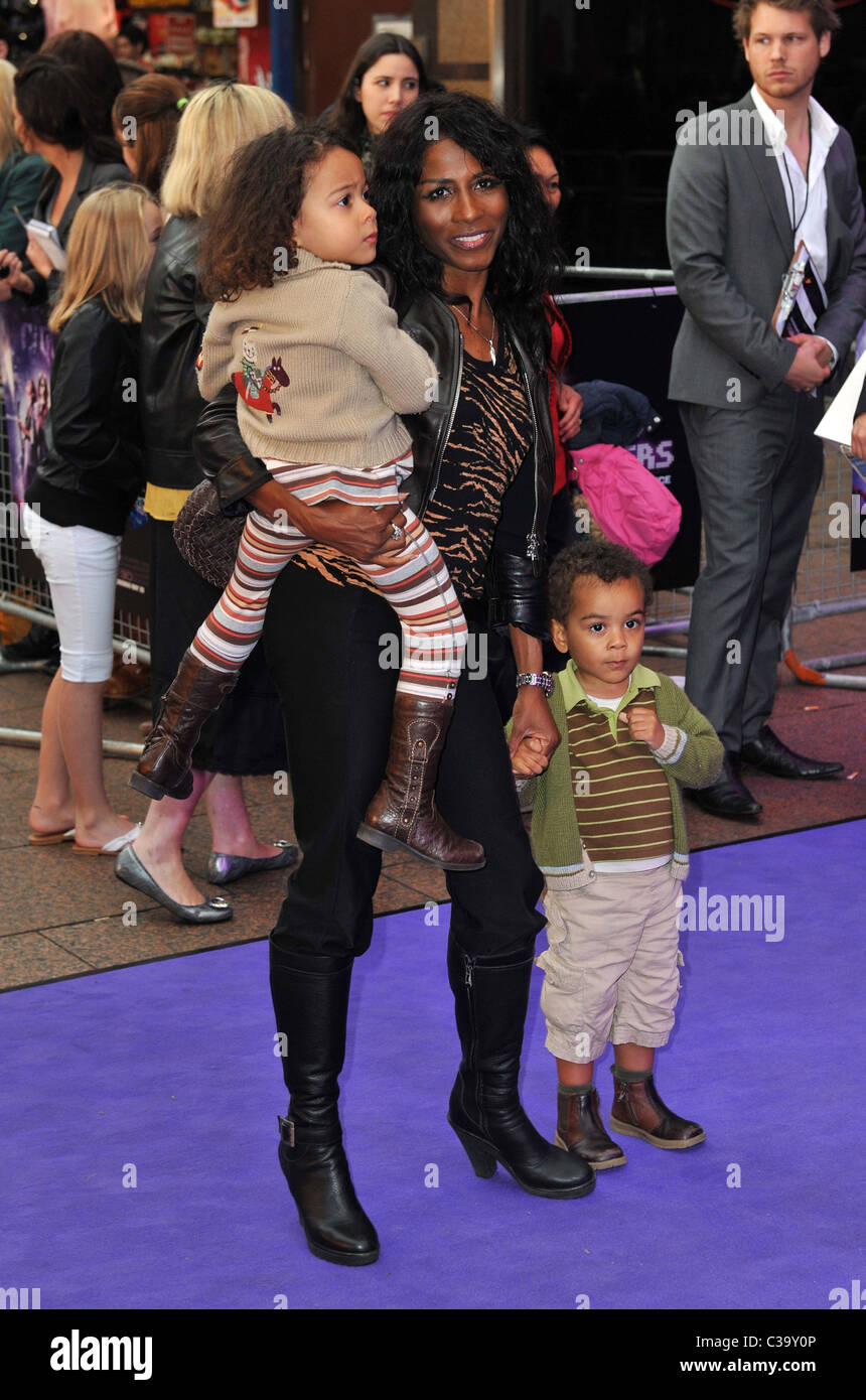 Sinitta and kids Jonas Brothers In 3D - UK film premiere held at the ...