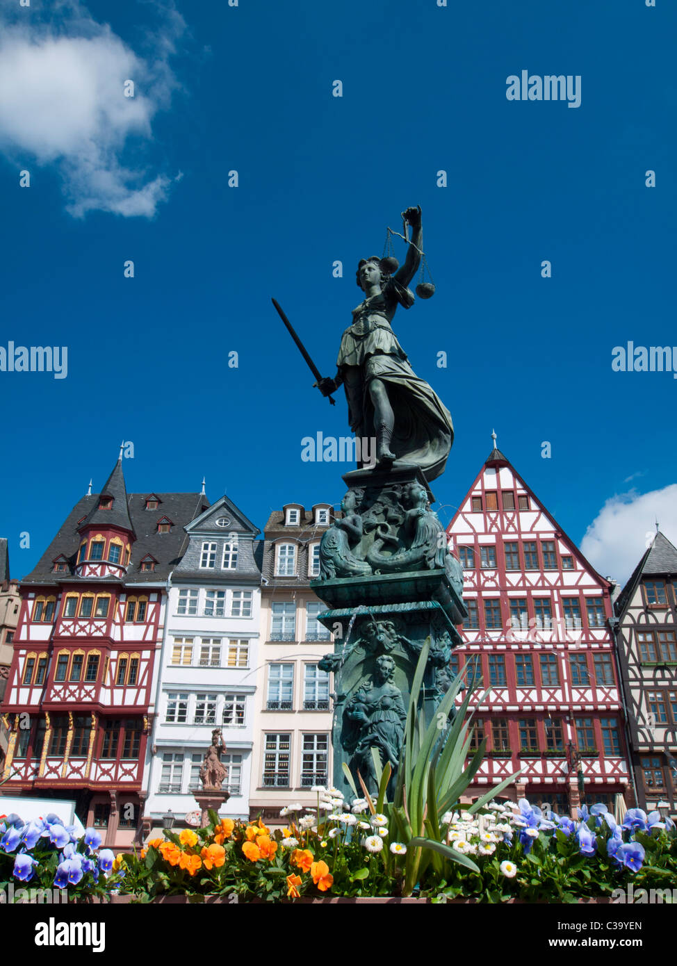 Statue frankfurt hi-res stock photography and images - Alamy