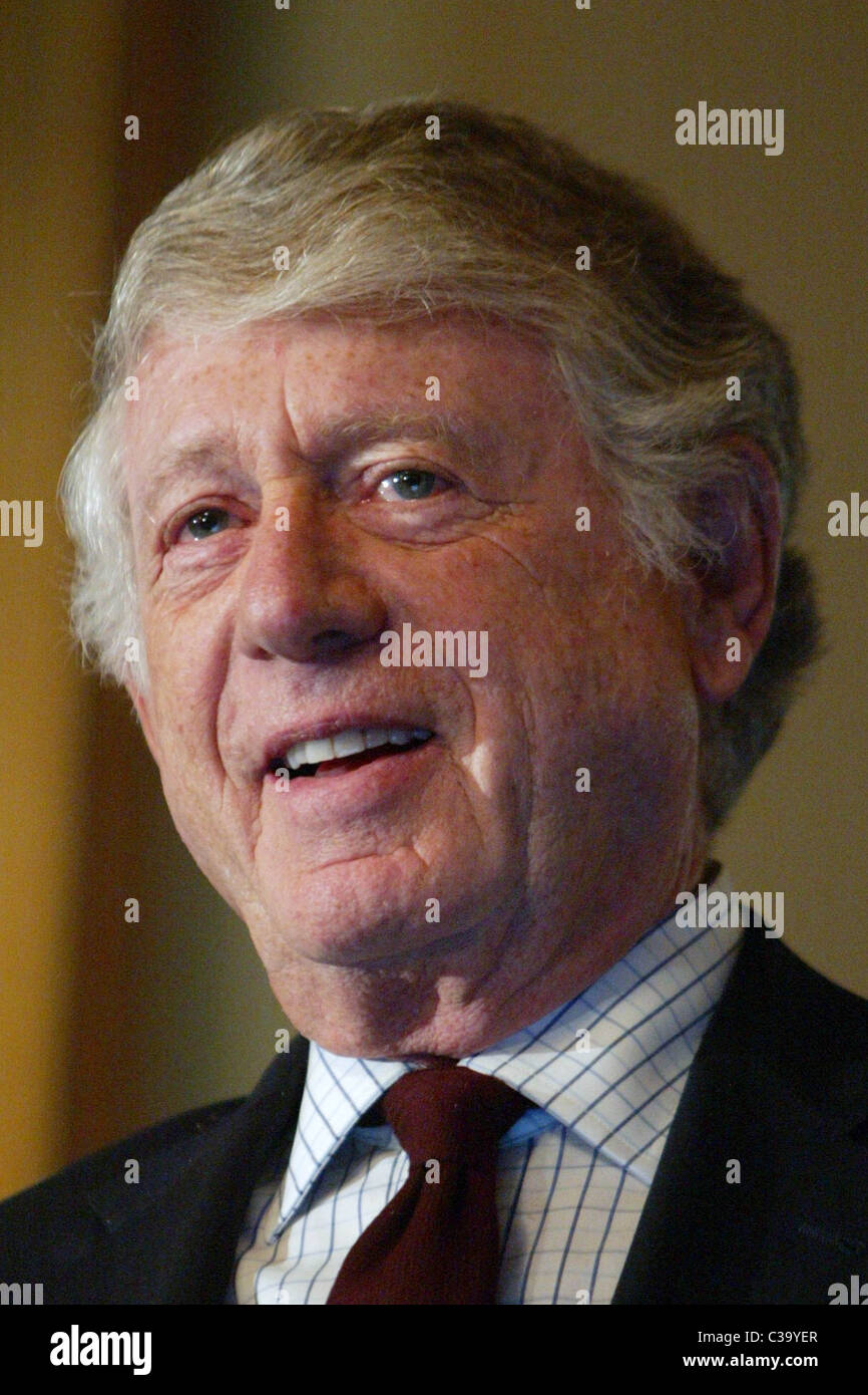 Ted koppel hi-res stock photography and images - Alamy