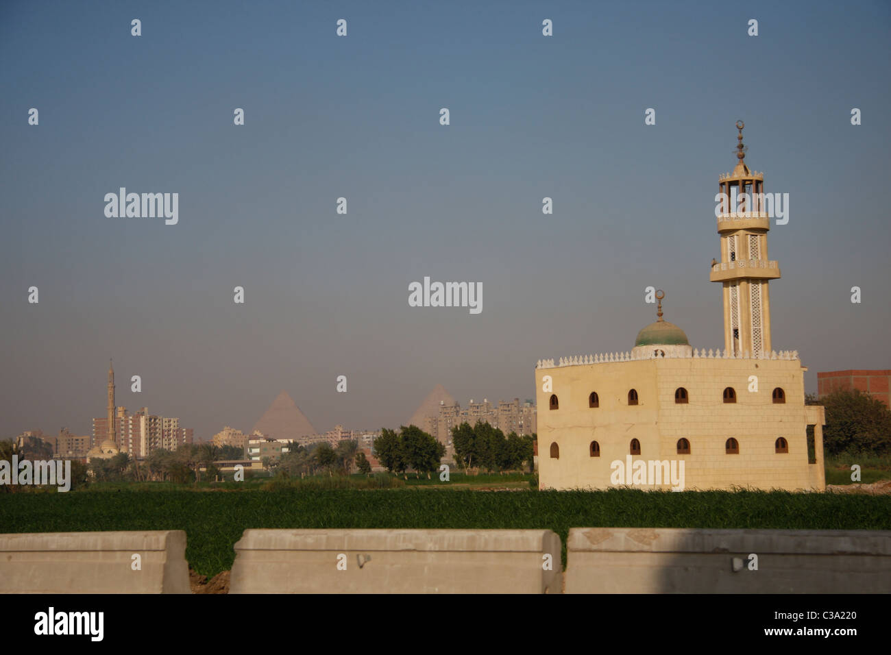 Pyramid mosque hi-res stock photography and images - Alamy