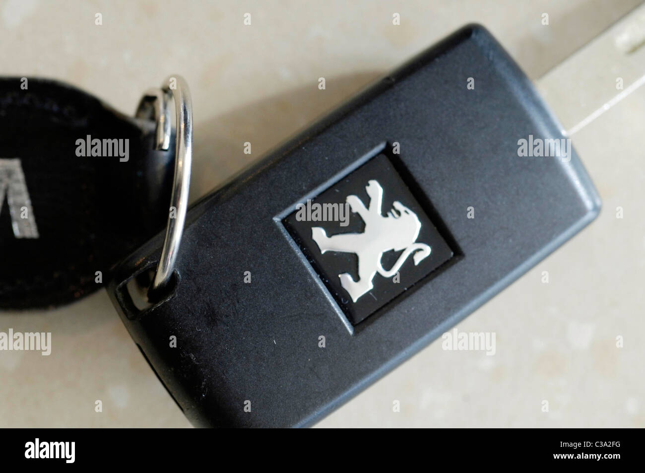Peugeot car keys Stock Photo - Alamy