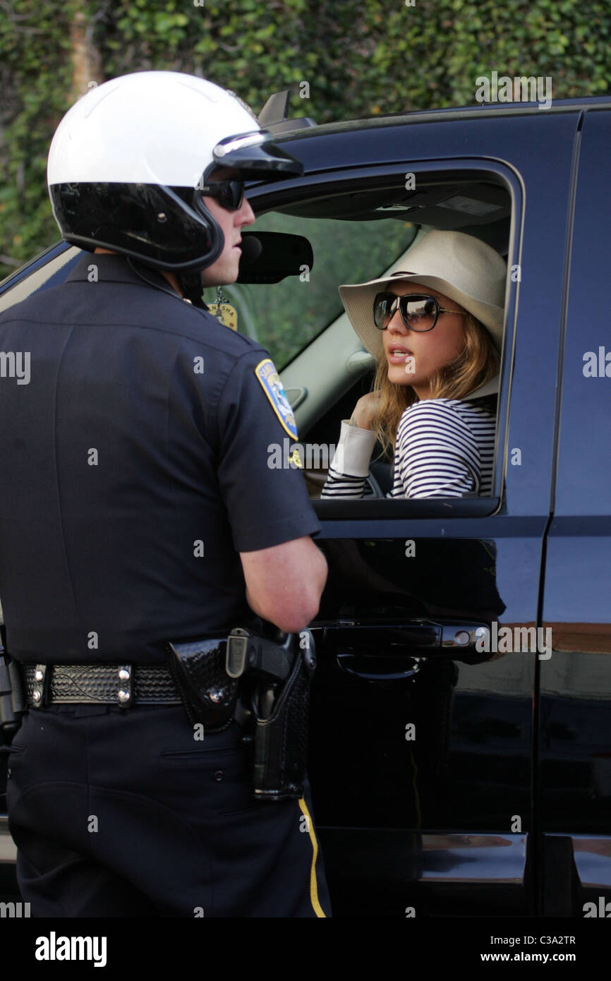 Jessica Alba is questioned by a Police Officer, regarding a traffic ...