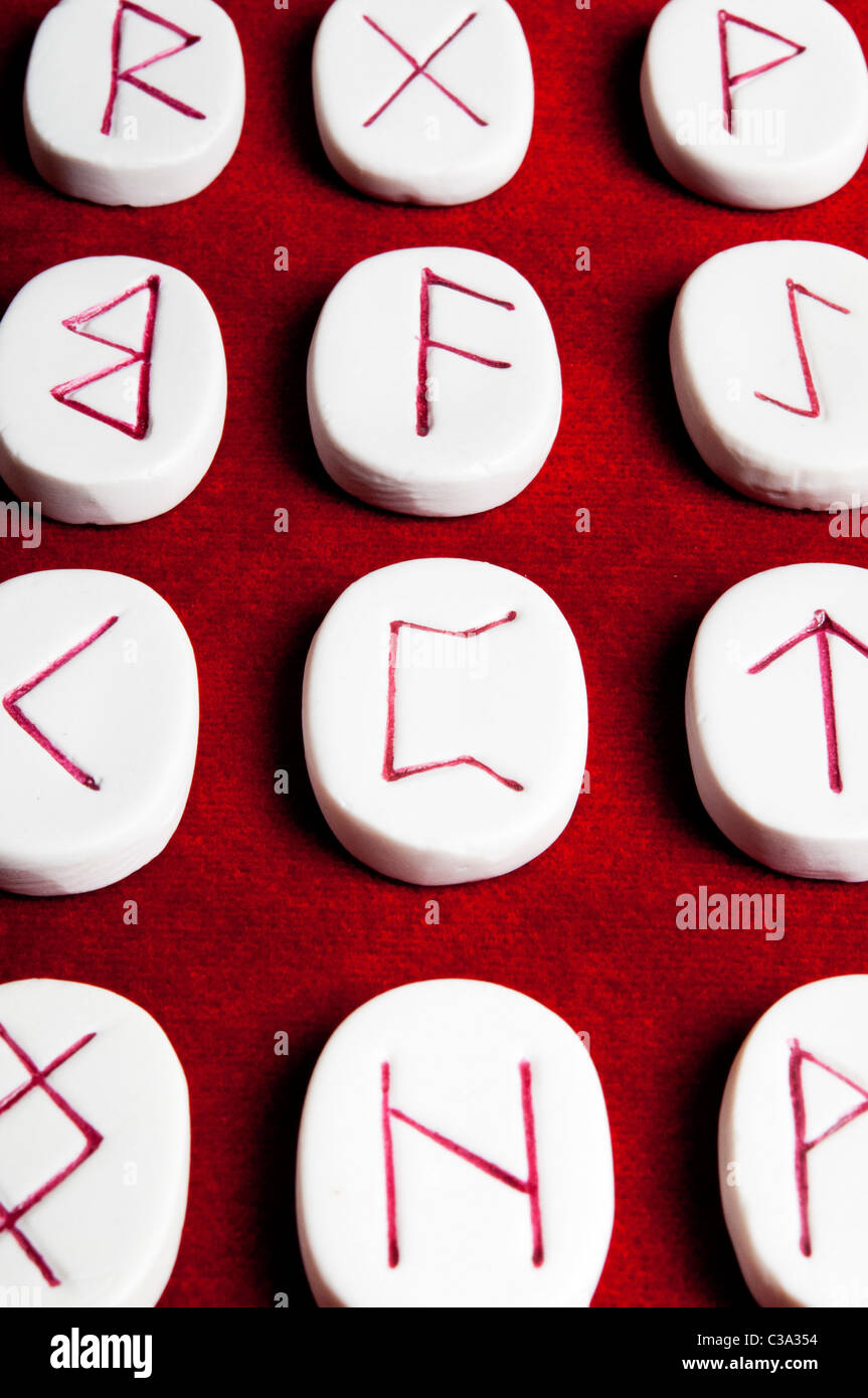 Rune stones magic hi-res stock photography and images - Alamy