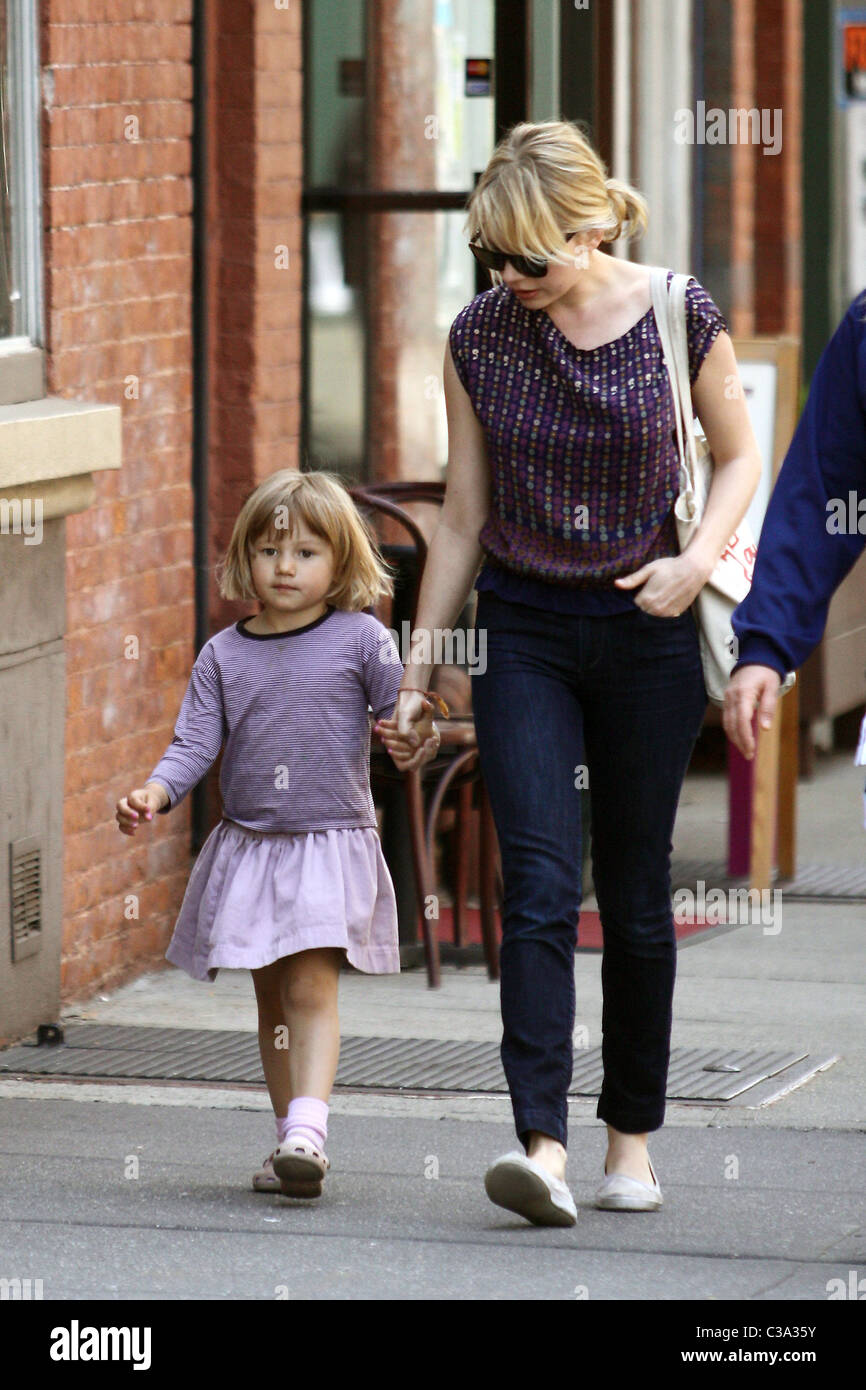 Michelle Williams and Matilda Ledger out and about in Brooklyn enjoying ...