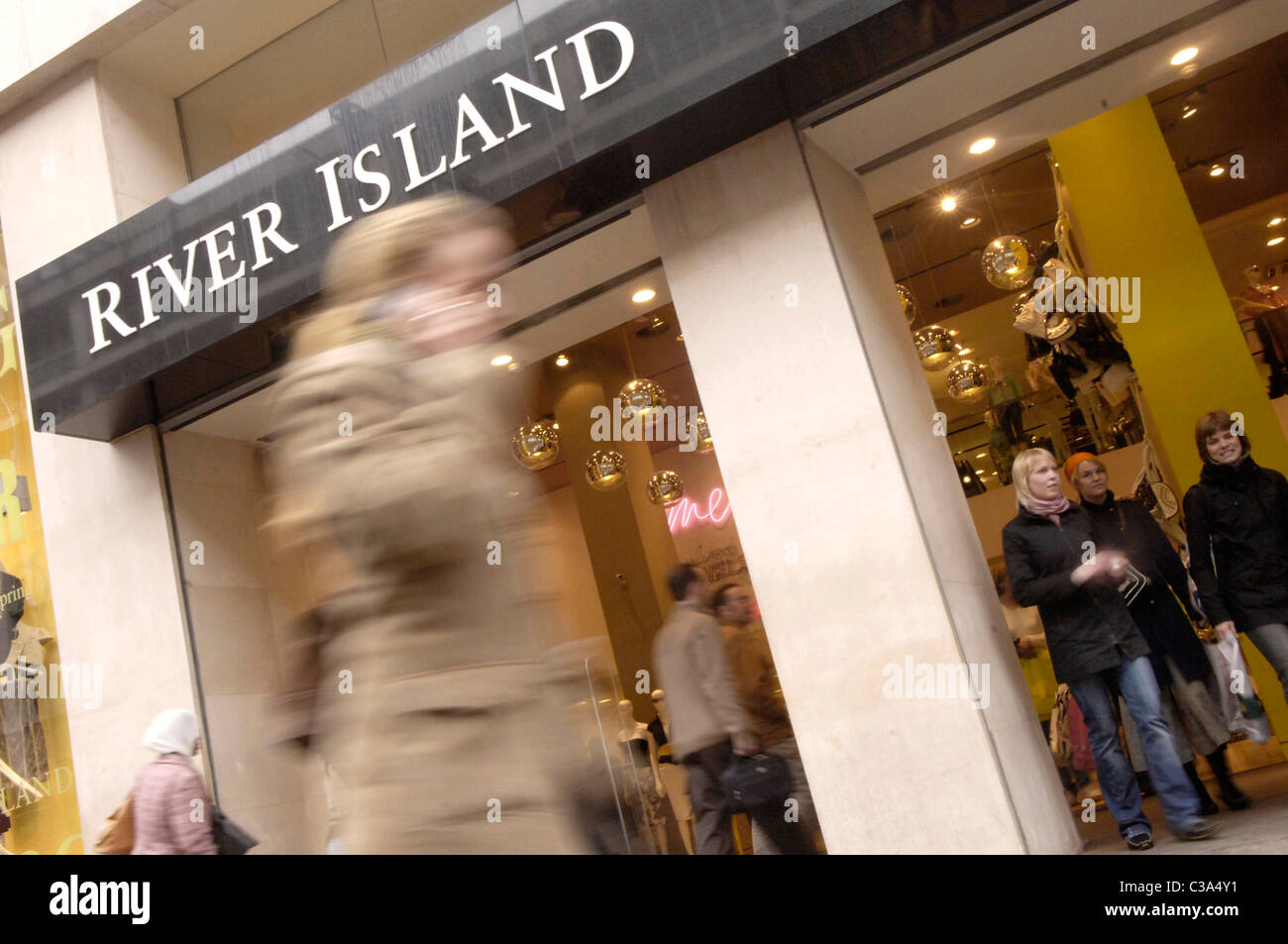 River island shop front hi-res stock photography and images - Alamy