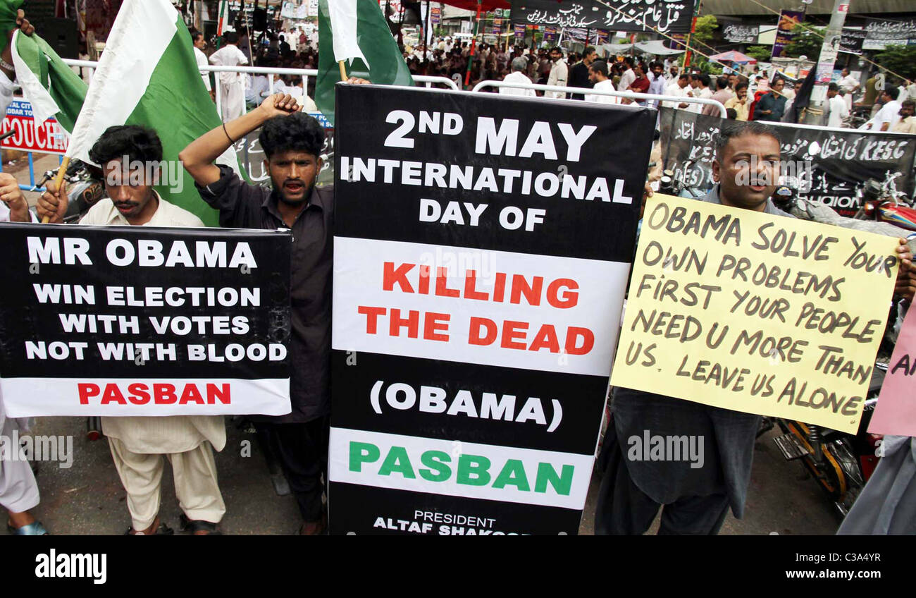 Members of Pasban chant slogans against US President Barack Obama ...