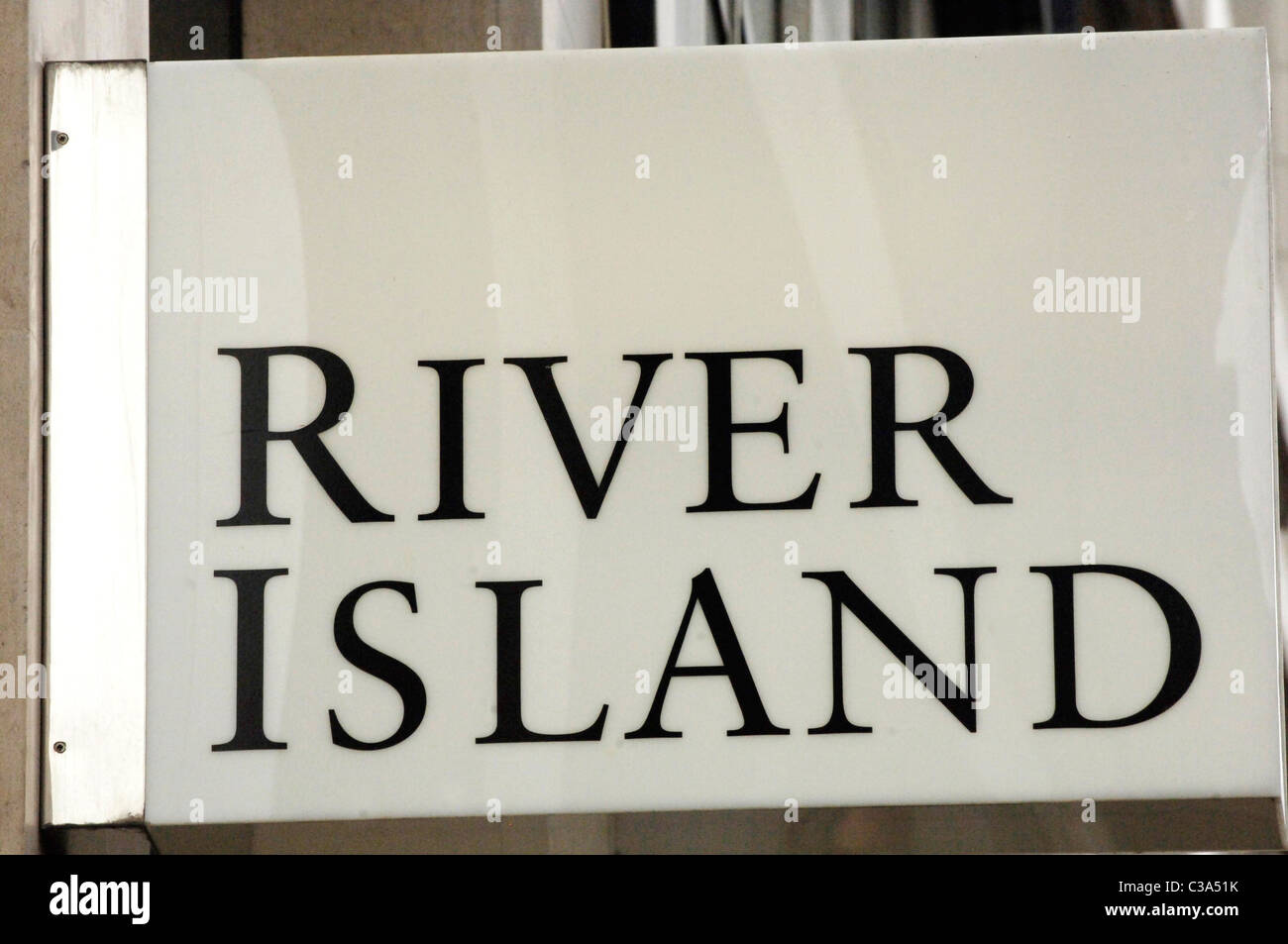A shop sign river island in central london hi-res stock photography and ...
