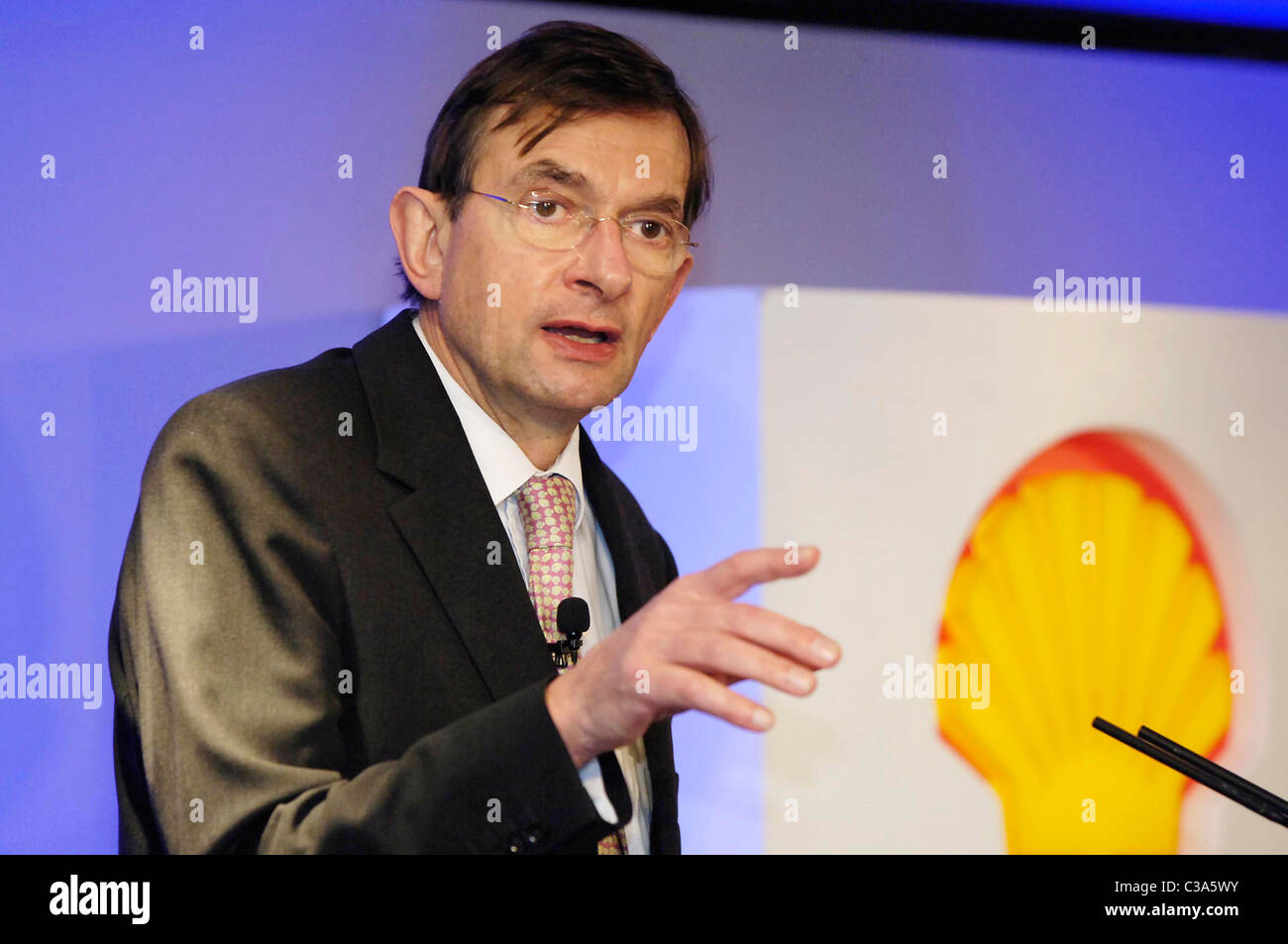 Pictured: Ex Royal Dutch Shell CEO, Jeroen Van Der Veer Stock Photo - Alamy