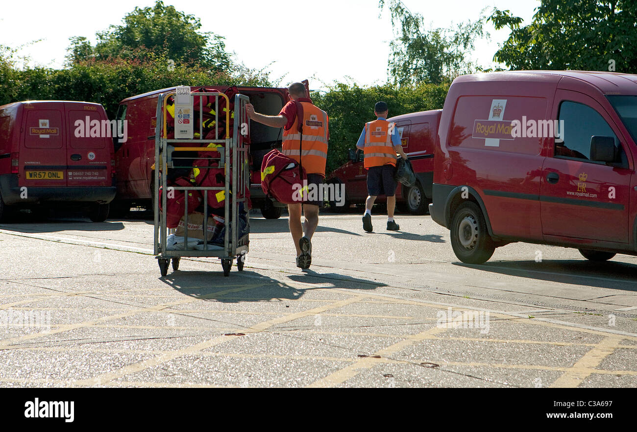 Royal mail delivery office hi-res stock photography and images - Alamy