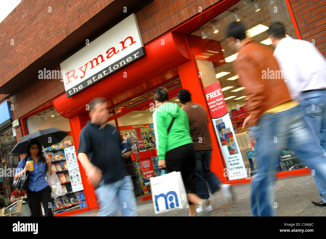 Exterior of a Ryman store Stock Photo - Alamy