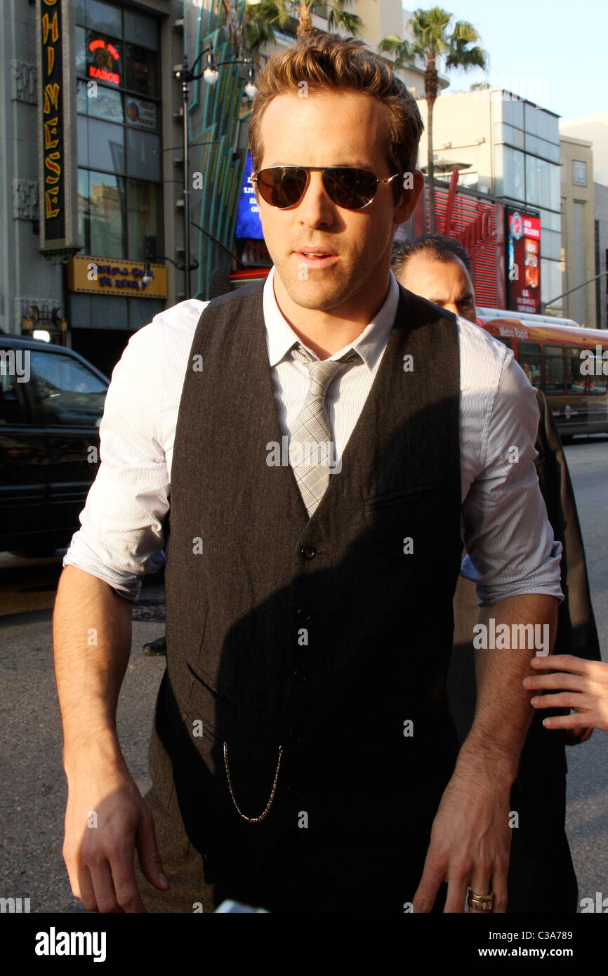 Ryan Reynolds meets the fans and signs autographs during the screening ...